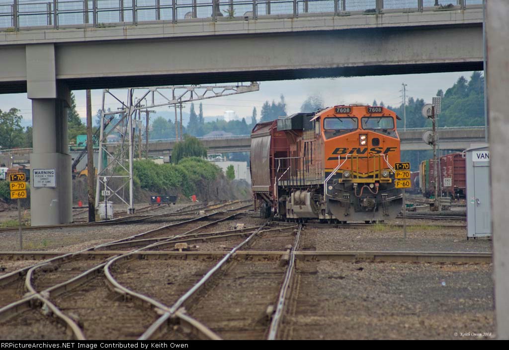 BNSF 7608